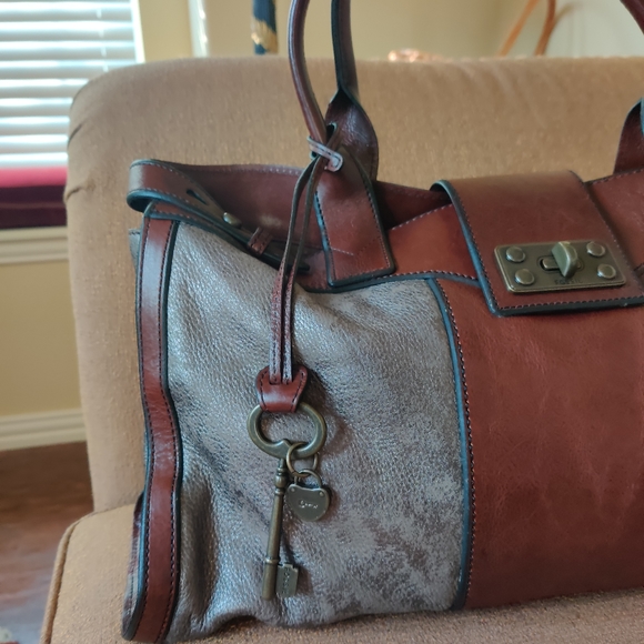 Fossil | Bags | Rare Fossil Vintage Reissue Weekender Leather Bag ...